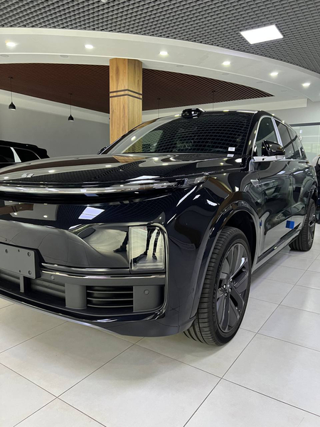 Lixiang L9 Ultra tayor aranjivi salon 1 yil garantya beriladi