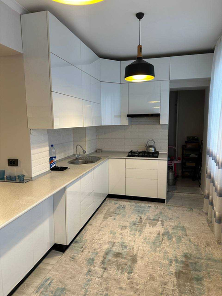(К128809) Продается 4-х комнатная квартира в Яшнабадском районе.