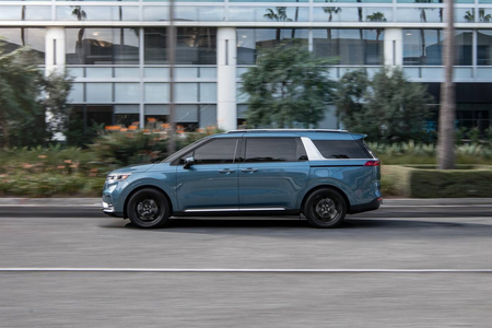 Kia Carnival zamonaviylikni yaxshi kõruvchilar uchun Orient Leasingda