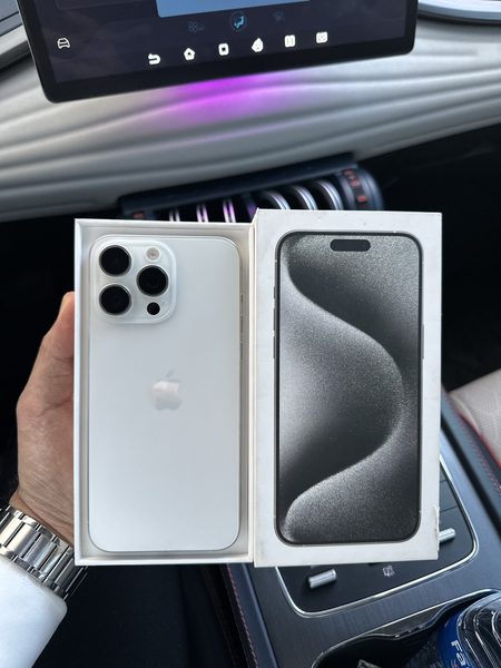 iPhone 15 Pro Max 256 White