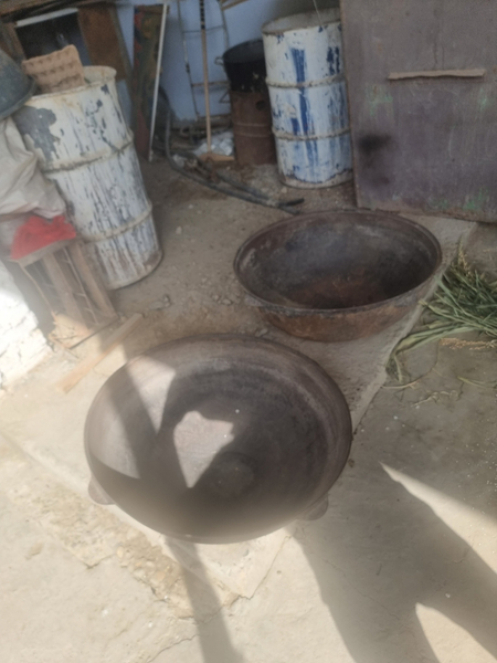 Srochni qora qazonlar  sotiladi aniq oladiganlar kelishamiz