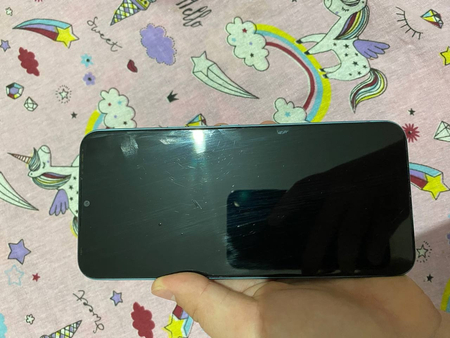 Tecno spark 8C xotira 64gb satiladi