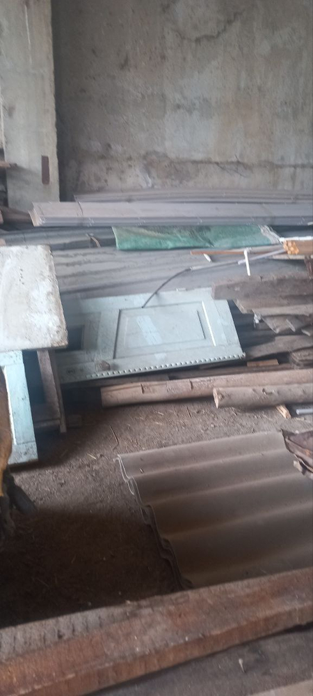 Продаем ёмкость 2тонн,разные доски