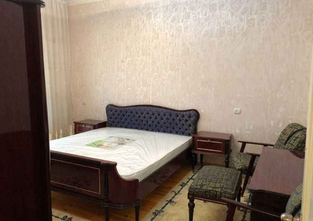 Kvartira в Мирабадском районе 3/3/4 на Кунаева