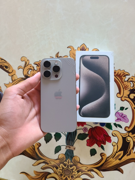 Iphone 15 pro karobka