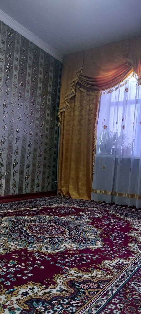 Срочно 7мкр 5хона 3этаж евро квартира сотилади Заринкани каторида