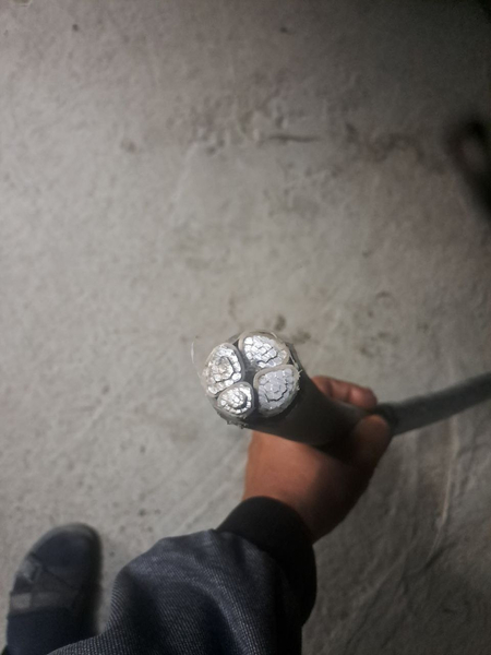 Izolatsionni kabel