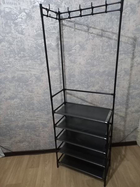 Продам вешалку для одежды(шир.29см,дл.60см.,высота.173см.).