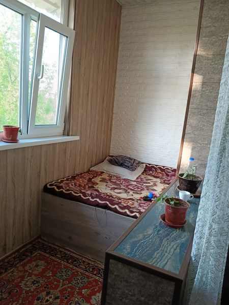 Продаю 2 комн 4 этаж 4 этажки.