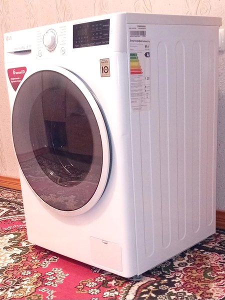 Продам стиральную машинку LG 8 кг!