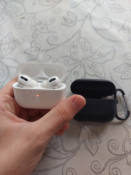 Airpods pro (1st gen)