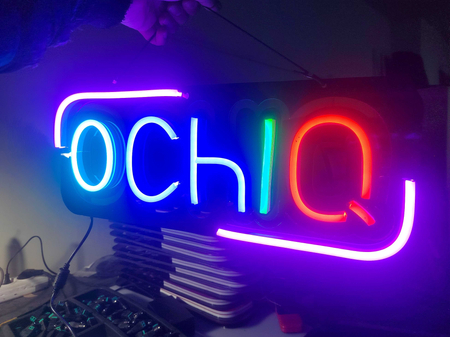 Ochiq NEON mahsuloti.
