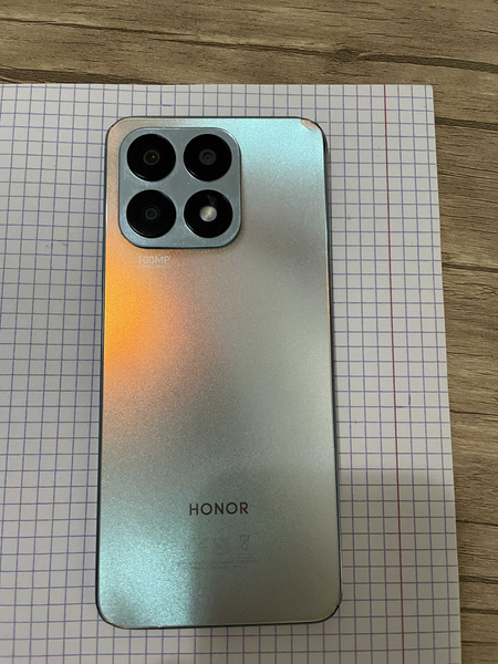 Honor X8A Normalni holatda