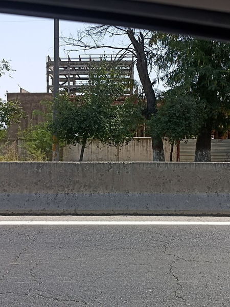 Продаётся участок Чирчик,  Аранча 90 соток, в доль дороги!