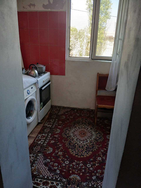ул.Новомосковская кафе Вечер 2-комн 2/4 55 м² кирпич 2х6 без ремонта