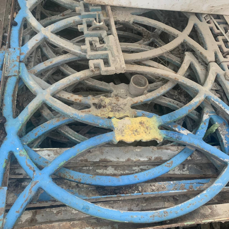 Продаём кирпич, мармар, ванна, метал(чугун), газ плита