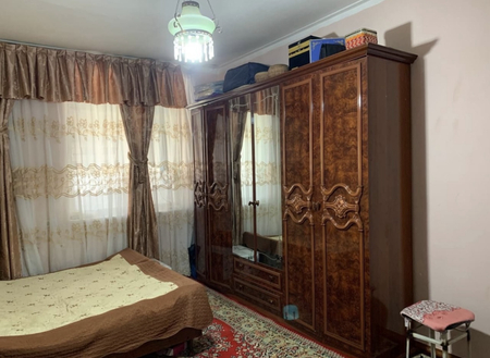 Dom sotiladi. 42 kvadrat 2 qavat yunsobod tumani.