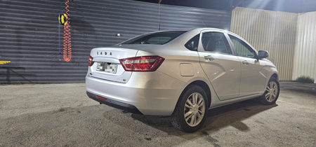 Продается Lada Vesta 1.8