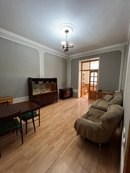 Продается квартира с высоким потолком, Чиланзар 1 квартал, 3/2/4, 90м2