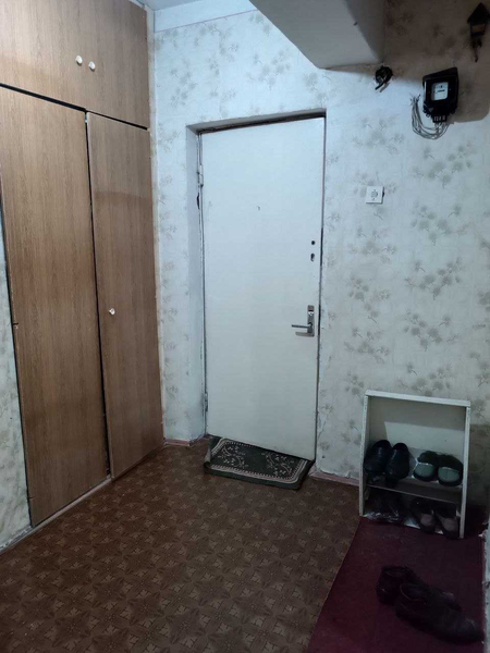 Квартира на Янгихаёте 2/3/4 кирпич 77 серия, среднее состояние