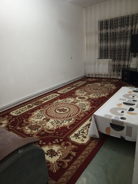 chirchiq shaxar 5/3/2 kivartira sotiladi