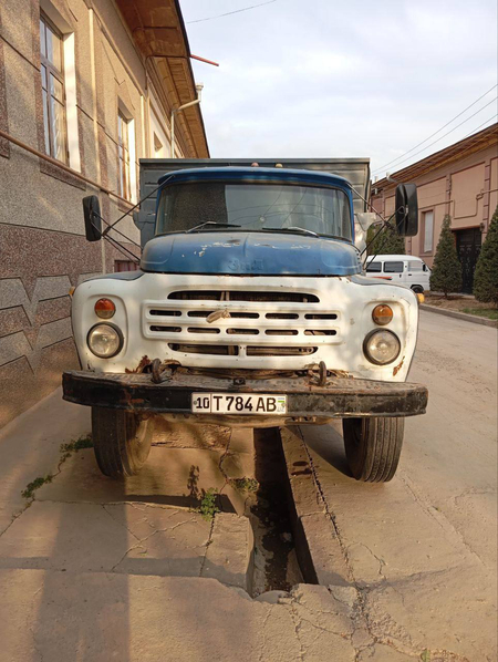 Zil sotiladi srocna