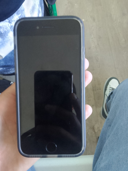 iPhone 8 holati yaxshi zur