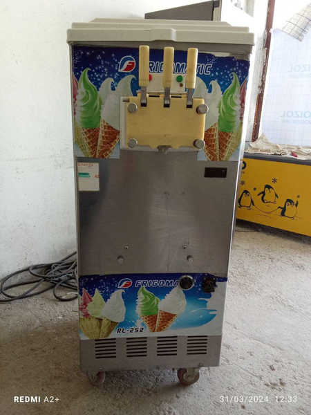 Muzqaymoq quyish aparat