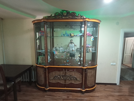 Сервант продается.Сотилади