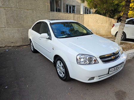 Продается автомобиль LACETTI 1.8 автомат