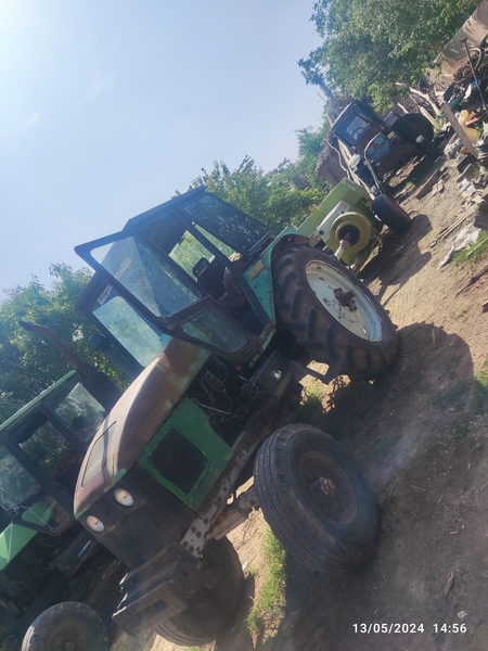 Pres padborshik bilan ttz traktor sotiladi