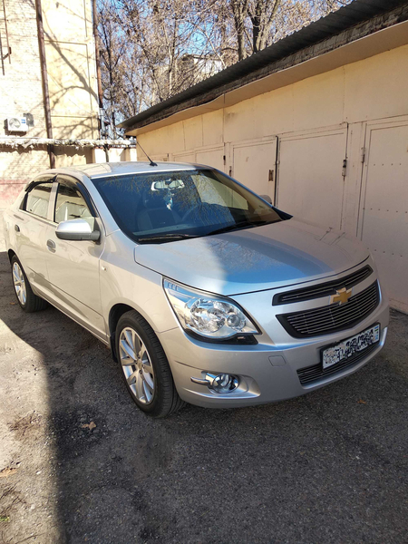 Автомобиль Кобальт