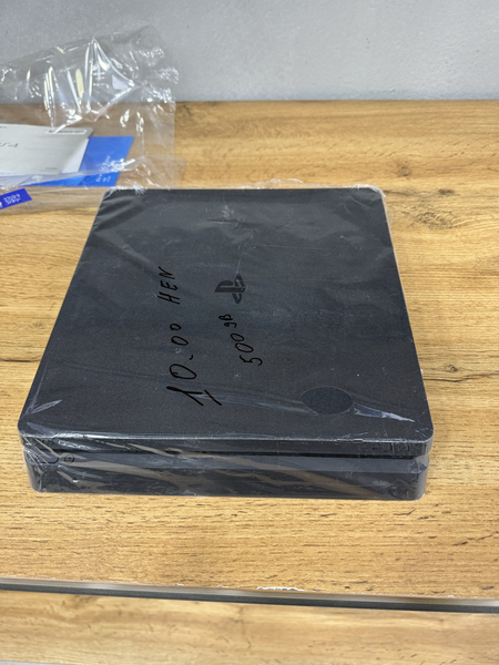 Ps 4 slim Deyarli Yangi 10.00 proshifka bemalol oyin yozsa boladi