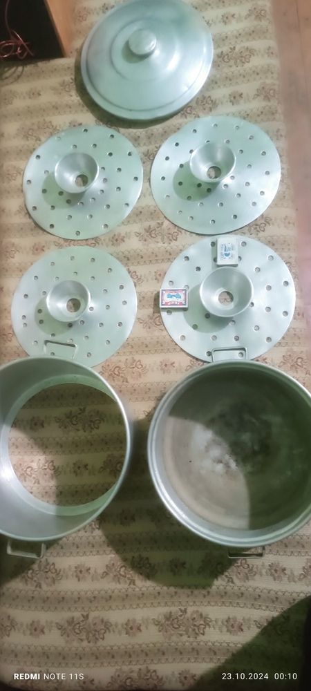 Manti qasqon sotiladi xolati yaxsh cccp
