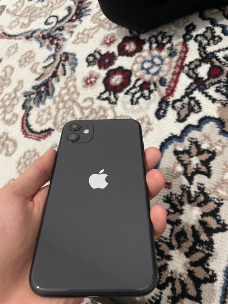 Iphone 11.           .