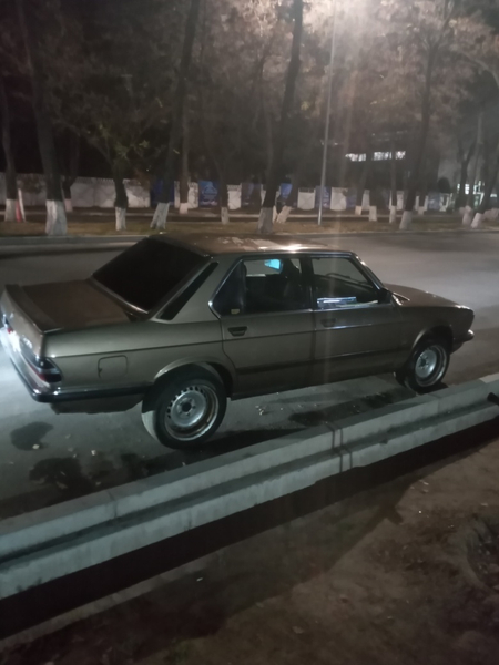 Bmw e28 sotiladi