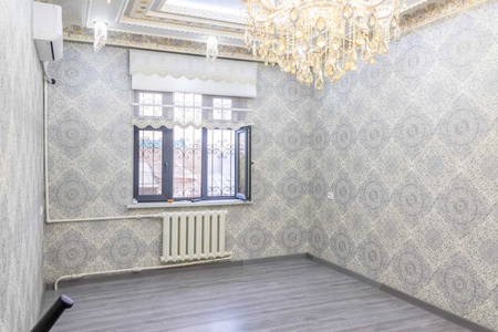 谷 130508 谷 Taqachida kvartira sotiladi 1/3/5 42 м²