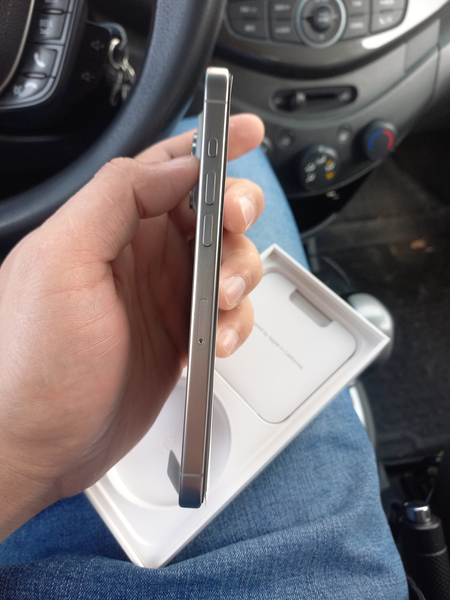 Iphone 15 pro 97% Dual sim