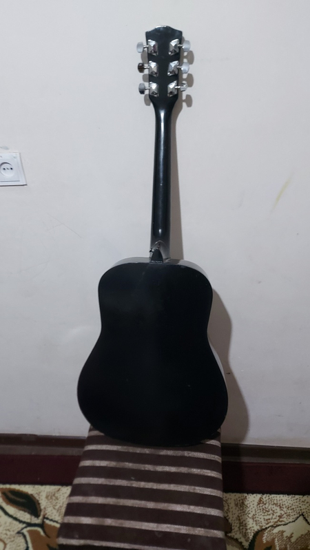 Gitara klassik sotiladi 710 ming kami bor