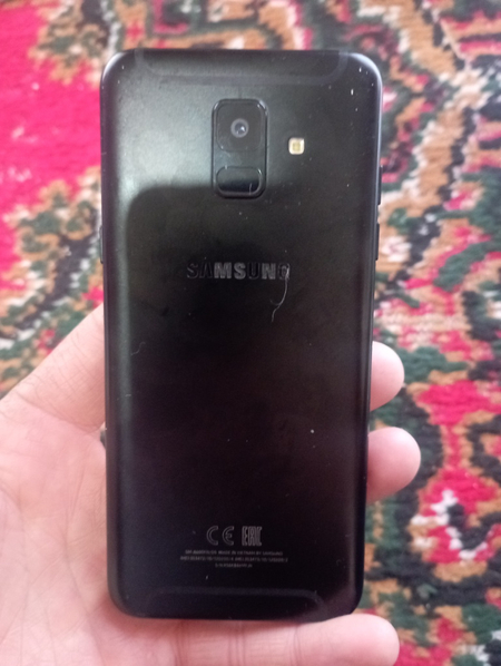 A 6 Samsung srochni sotiladi