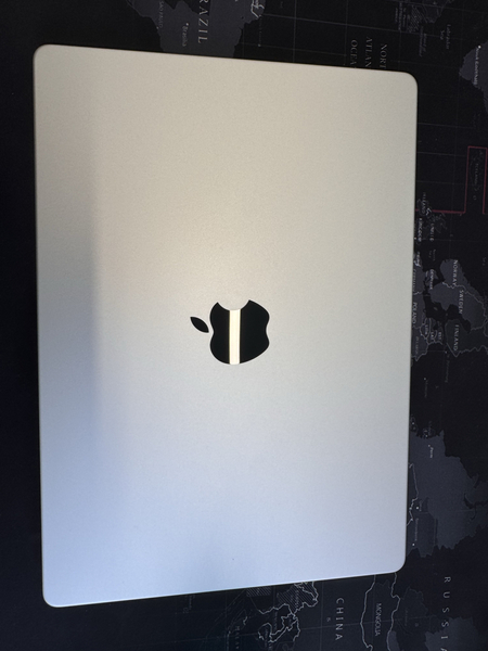 Macbook pro m2 14 dyum