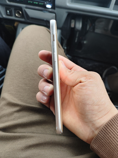 Samsung a3 сотилади