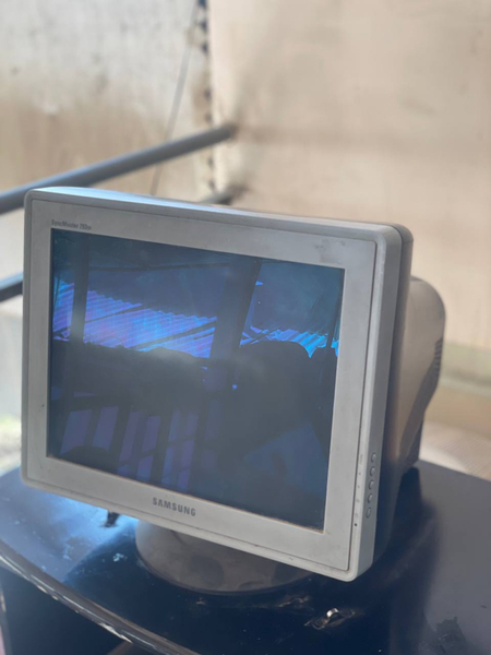 3ta Monitor va 2ta televizor
