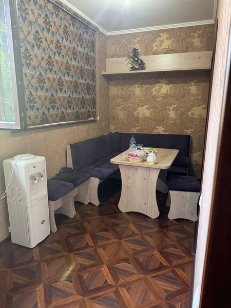 Продаётся 3/3/5 Буюк ипак йули (Горького метро)