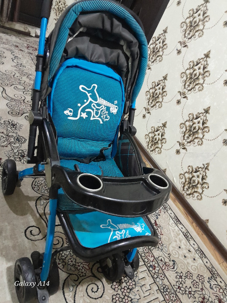 Bolalar kalyaskasi arzon narxda sotiladi