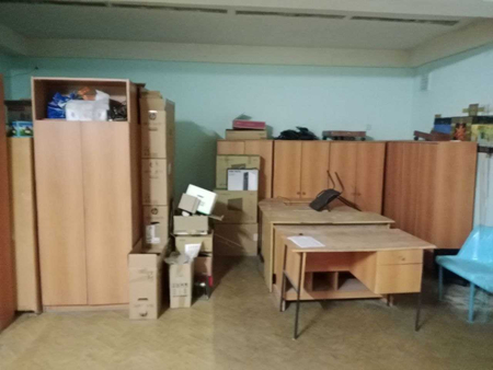 Parta stul shkaf doska printer kabi jixozlari sotiladi