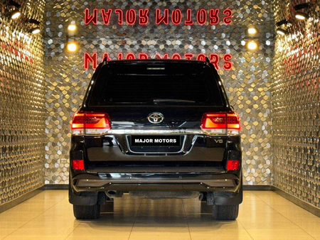 Toyota Land Cruiser 200 4.6 L возможно приобрести в рассрочку