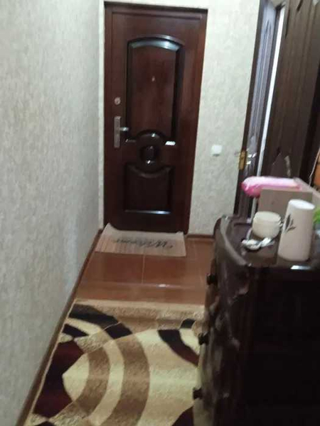 Караташ 1в2/1/5 есть отдельный вход на улицу общая площадь 42м2