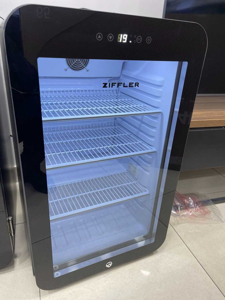 Холодильник Стеклянный Витринный Ziffler