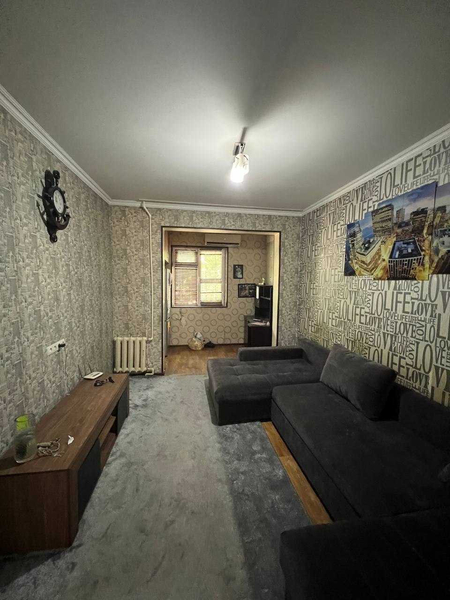 продам квартиру метро мирза улугбек 2/2/4